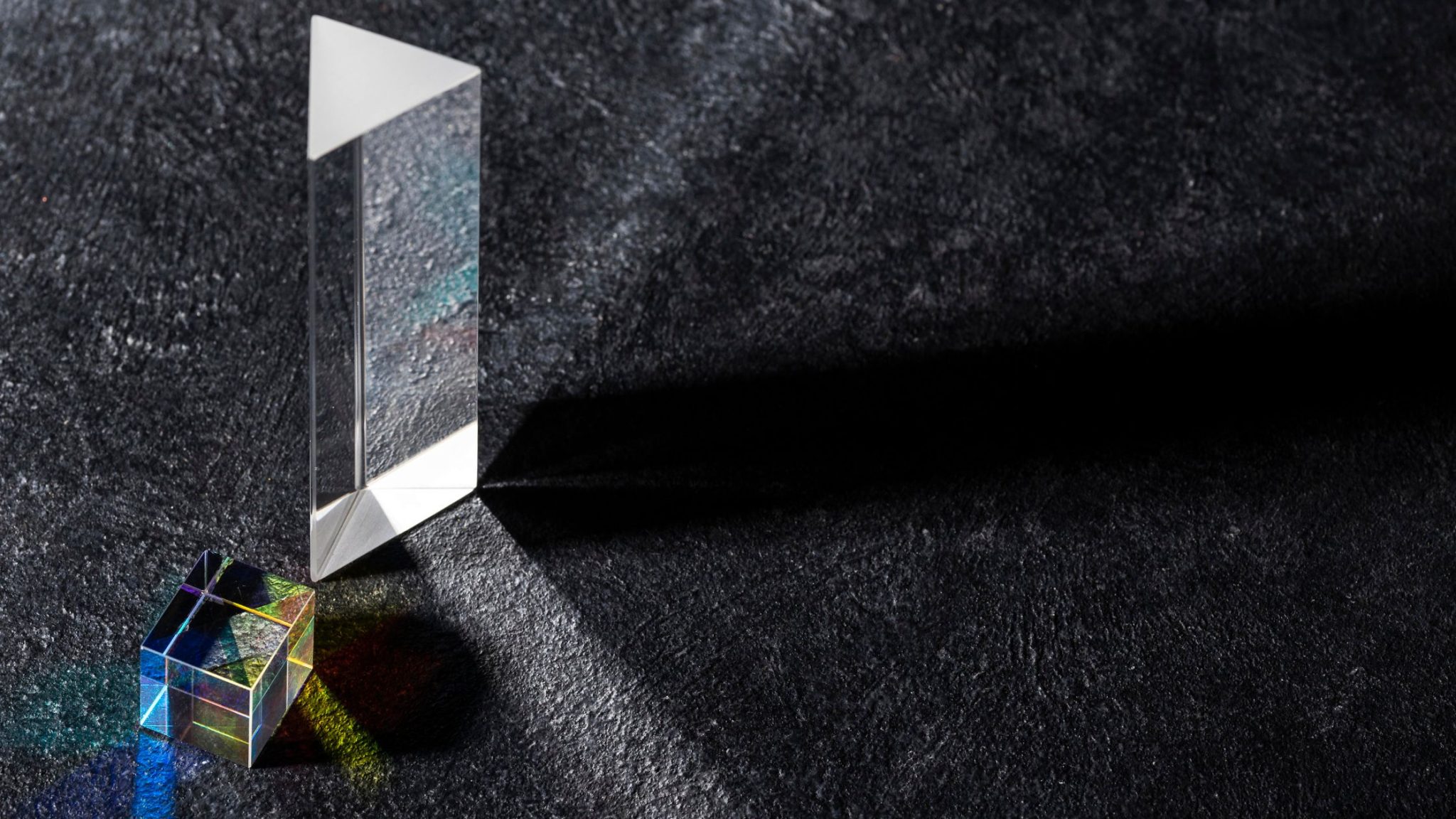 Can Right-Angle Prisms Be Used for Total Internal Reflection?